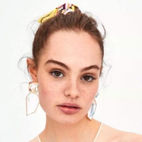 Zara | Jewelry | Nwot Zara Large Clear Acrylic Statement Earrings ...